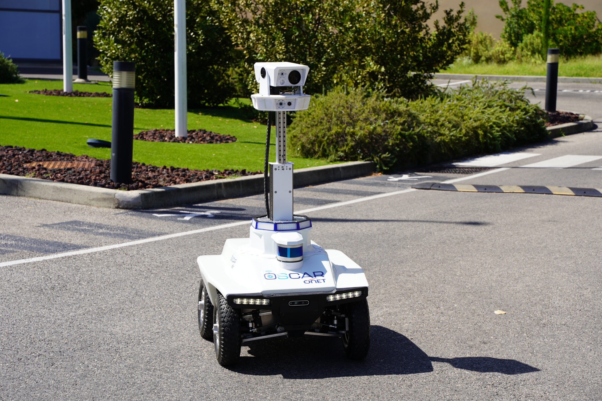 Spécial salon APS : Claude Defarges (Onet Sécurité) « Notre robot ...